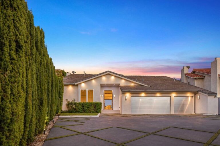 $6,995,000 Sunset Strip Home with Panoramic City View of Los Angeles