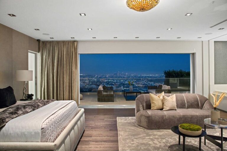 $6,995,000 Sunset Strip Home with Panoramic City View of Los Angeles
