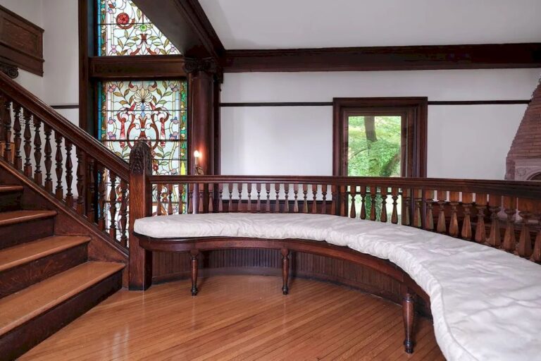 Hallmarked by Traditional Design and Luxurious Modern Features, this ...