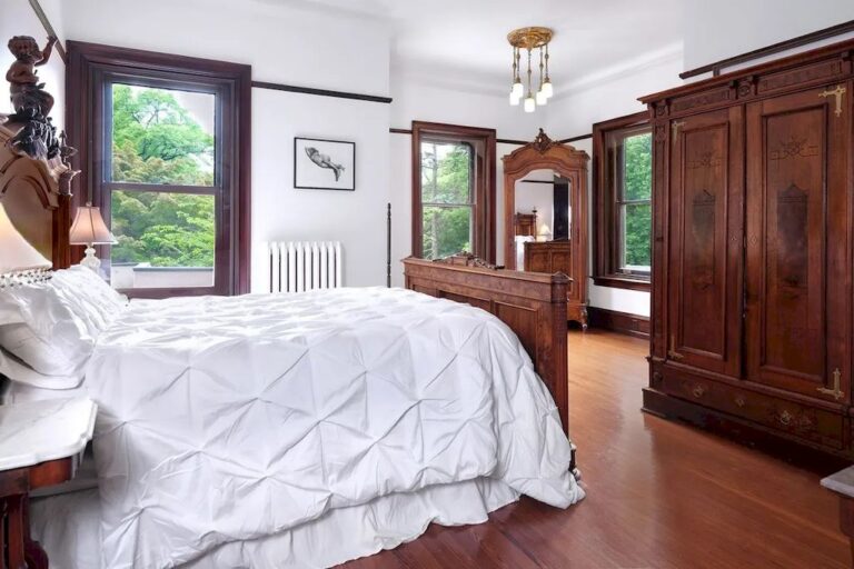 Hallmarked by Traditional Design and Luxurious Modern Features, this ...