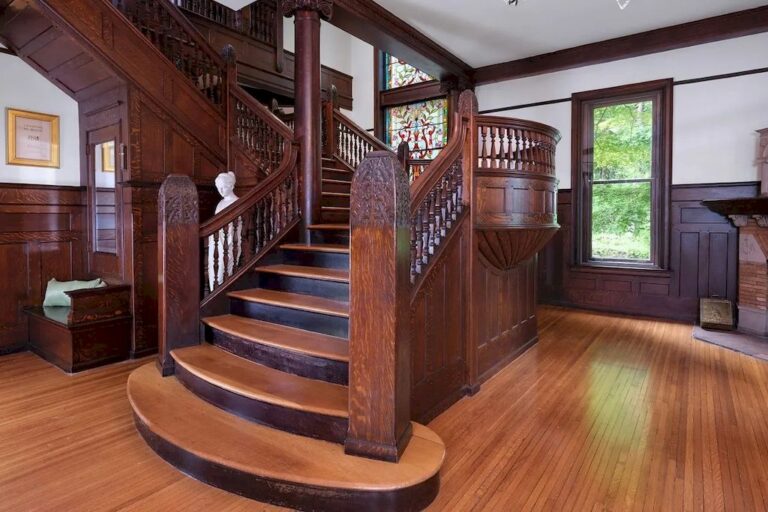 Hallmarked by Traditional Design and Luxurious Modern Features, this ...