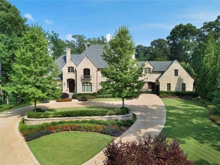 Luxurious Golf Course Estate with Unparalleled Views in Atlanta