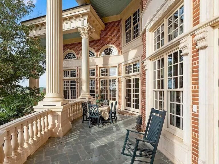 Georgian Architecture-inspired Manor in Georgia Built to the Highest ...