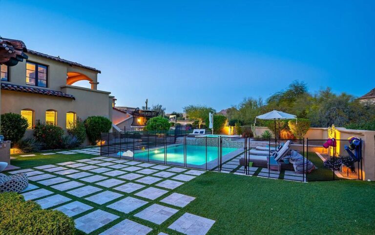 Gorgeous Fully Furnished House in Arizona with A Heated Pool and Spa