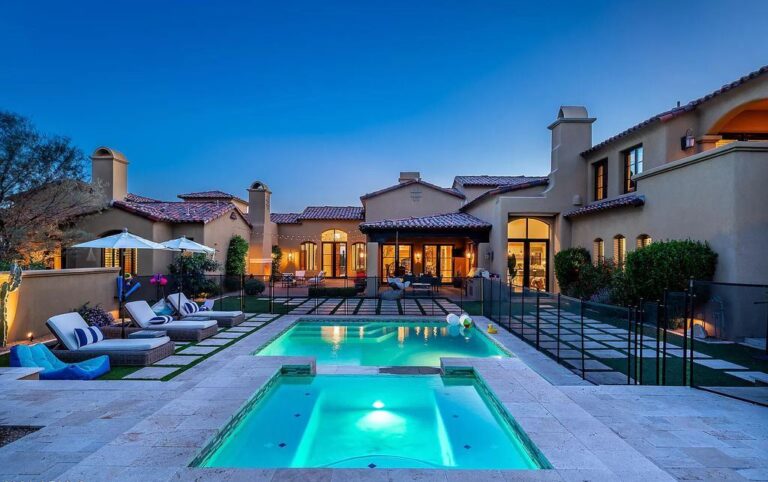 Gorgeous Fully Furnished House in Arizona with A Heated Pool and Spa