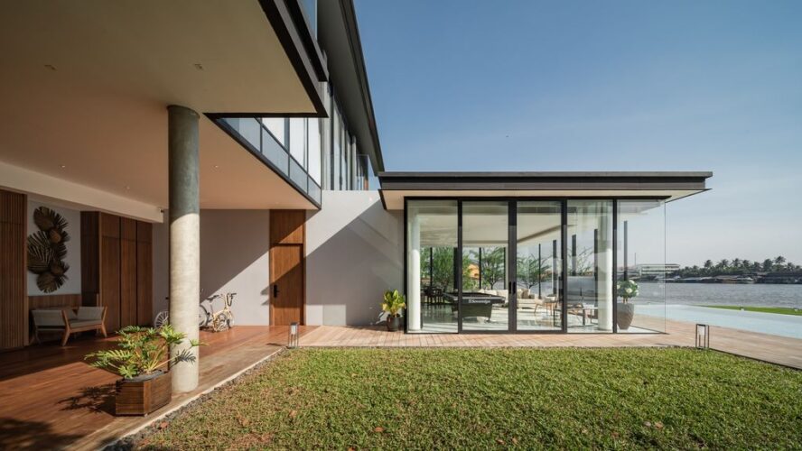 Arayaasanee House with Airy feel in Modern tropical Style by Dminusplusb