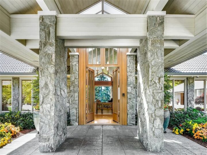 Stunning Ralph Anderson Estate in Washington with Gorgeous Blooming ...