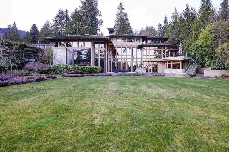 World-Class Estate in West Vancouver with Private Living Space