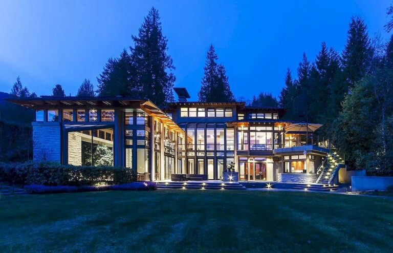 World-Class Estate in West Vancouver with Private Living Space