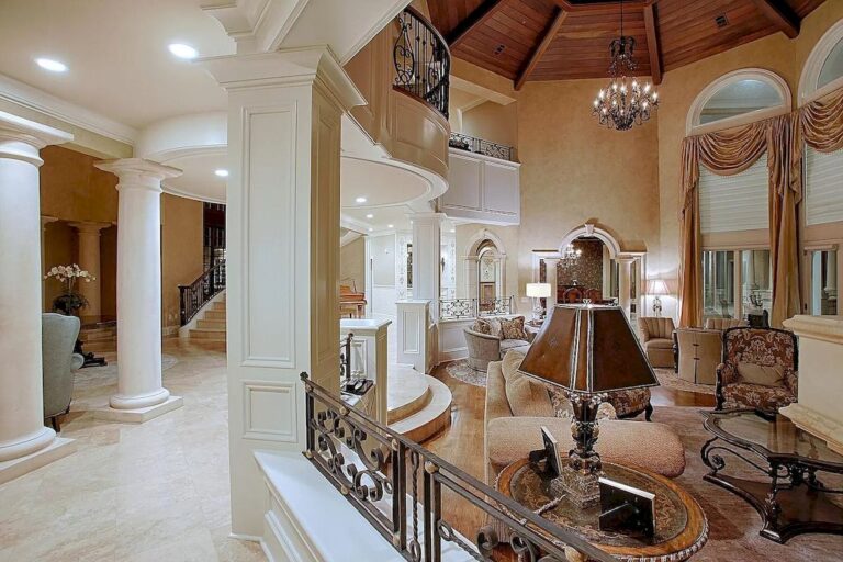 Spectacular Mediterranean Estate of Timeless Elegance and Comfort in ...