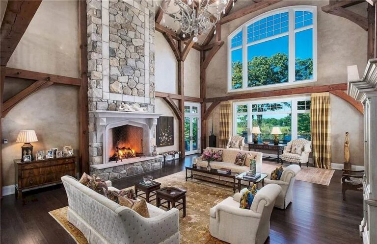 This Extraordinarily One-of-a-kind Equestrian Compound is an Ideal ...