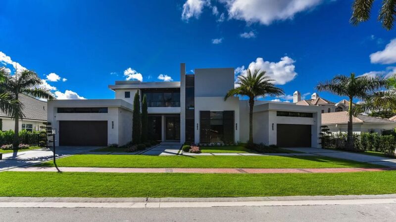 Newly Completed Modern Luxury Home in Boca Raton asks for $6,195,000