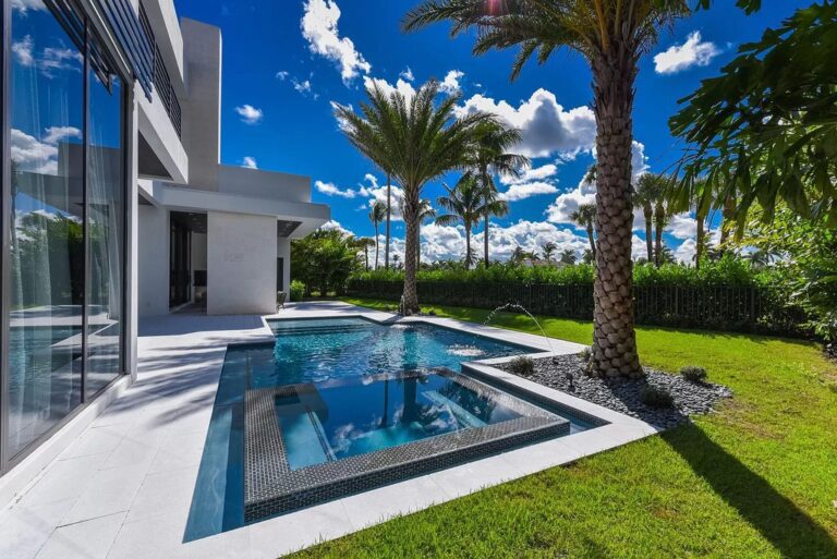 Newly Completed Modern Luxury Home in Boca Raton asks for $6,195,000