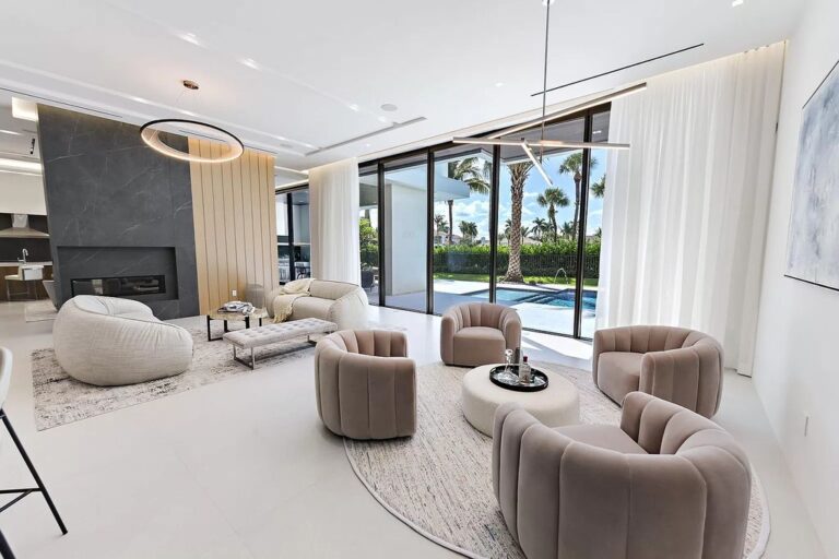 Newly Completed Modern Luxury Home in Boca Raton asks for $6,195,000