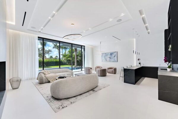 Newly Completed Modern Luxury Home in Boca Raton asks for $6,195,000