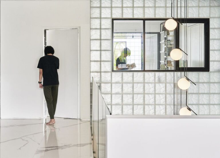 Refraction House transform with glass block series combination by RAD+ar