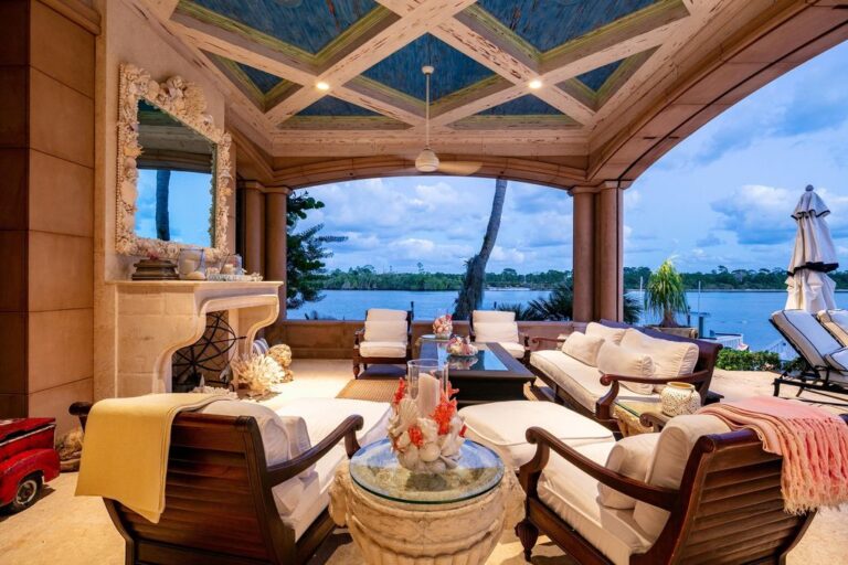 A Palatial Mansion Providing a True Luxury Experience in Jupiter, Florida