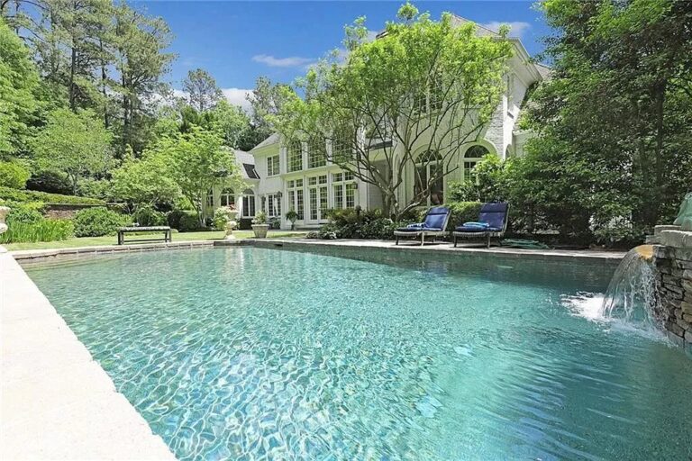 Beautiful Country Club of Exceptional Grandeur and Craftsmanship in Georgia