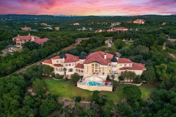 $9.9M Elegant Italian Baroque Mansion in Austin with Breathtaking Views