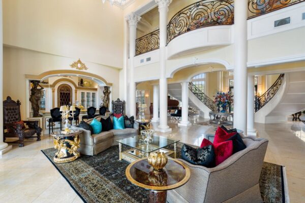 $9.9M Elegant Italian Baroque Mansion in Austin with Breathtaking Views