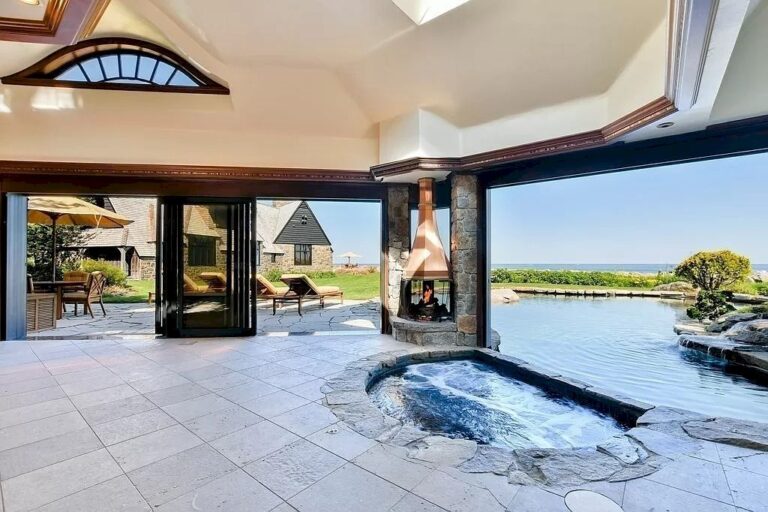 Enchanting Estate with High-quality Craftsmanship and Stunning ...