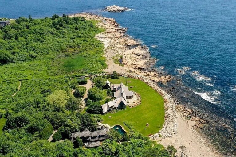 Enchanting Estate with High-quality Craftsmanship and Stunning ...