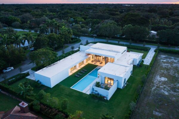 Stunning Modern Home in Miami with The Finest Finishes for $6,500,000