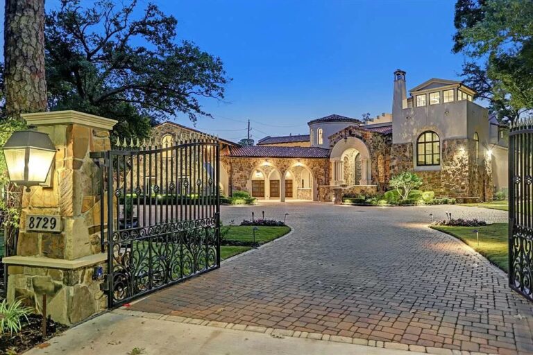 This Sophisticated Home in Houston offers The Pinnacle of Exceptional ...