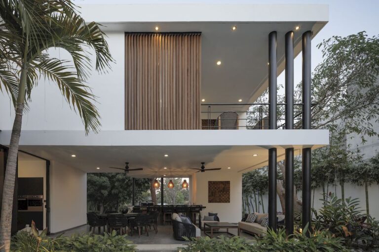 Water House, a Modern and Comfortable Home by Di Frenna Arquitectos