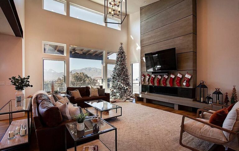 Mountain Modern Home in Utah with views of Timpanogos and the Heber ...