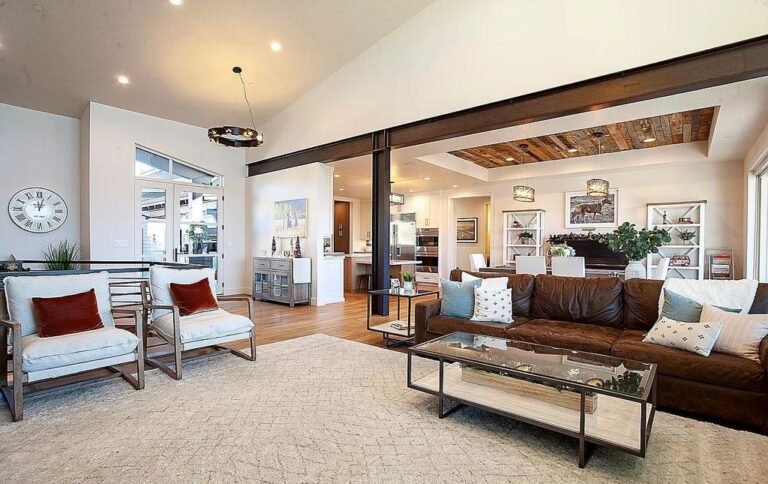 Mountain Modern Home in Utah with views of Timpanogos and the Heber ...