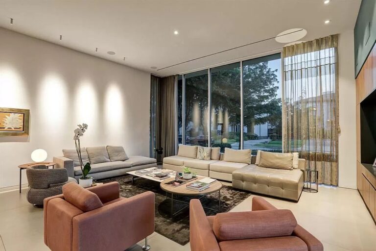$3.86M Modern Architectural Home in Houston with High-end Finishes