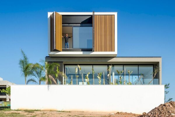 Alpha House for residents´ privacy & comfort by Otta Albernaz Arquitetura