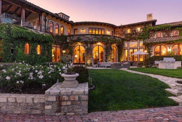 $46.5M Beautiful Italian Architecture Inspired Mansion in Pacific Palisades