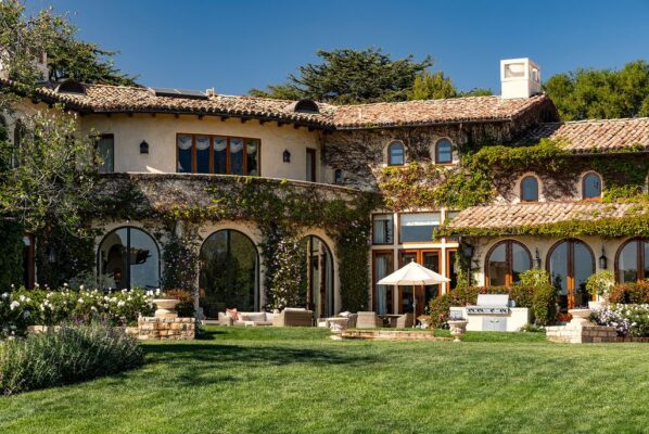 $46.5M Beautiful Italian Architecture Inspired Mansion in Pacific Palisades