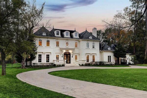 Grand Classic French Home in Houston with Beautifully Landscaped Grounds