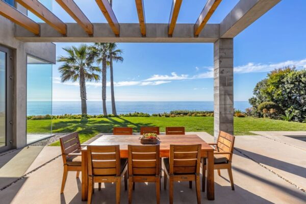 Stunning Beachfront Point Dume Home for an Extraordinary Life