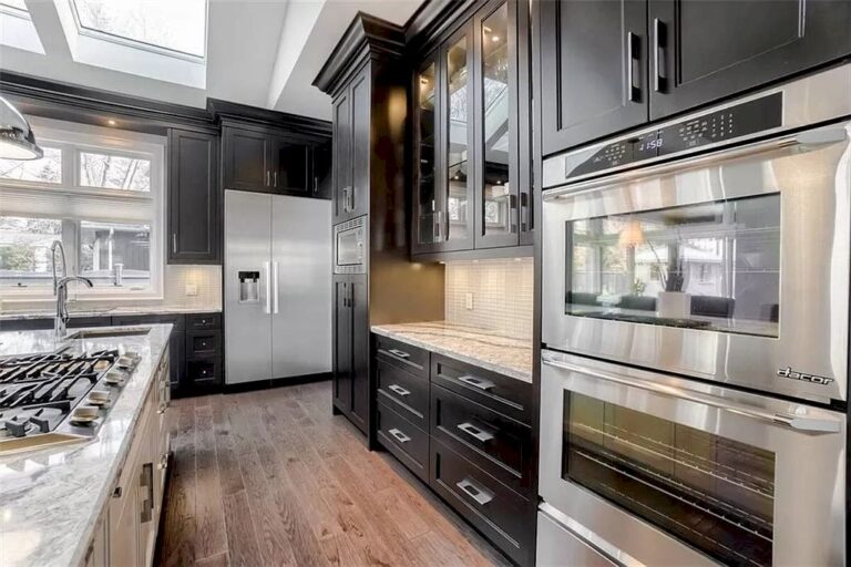Beautiful Custom Built Home in Oakville Lists for C$4,850,000