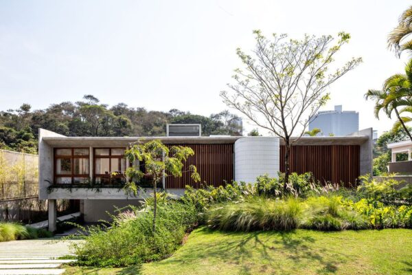 Brasil House, a Stunning Renovation Project in Brazil by Play Arquitetura