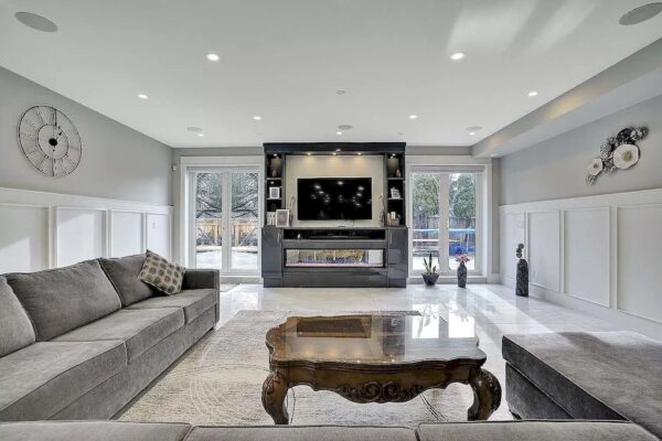 Luxury Mega House in Surrey with Open Concept Lists for C$4,199,999