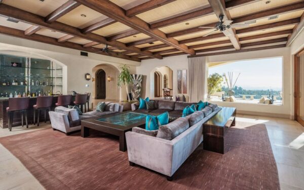 $250,000/Mo The Cielo Estate is the Epitome of World Class Beverly Hills