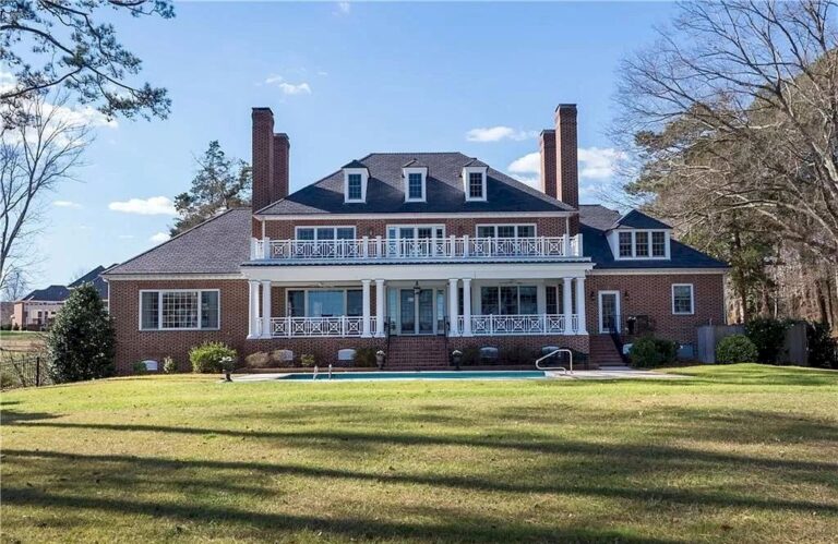 This $3,100,000 Magnificent Waterfront Home in Virginia Features ...