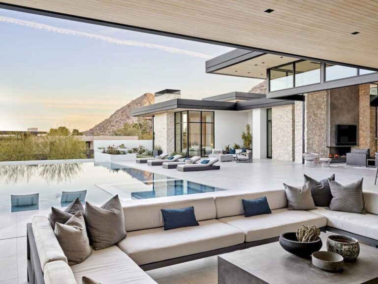 Classic and Modernist Design of Ebony and Ivory House by Drewett Works