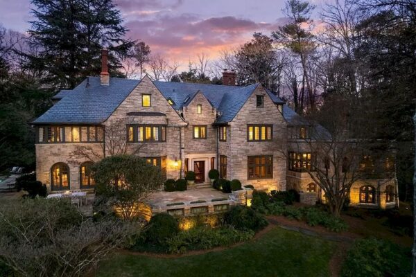 Atlanta's Timeless Estate: 3015 Andrews Drive with Exquisite Design