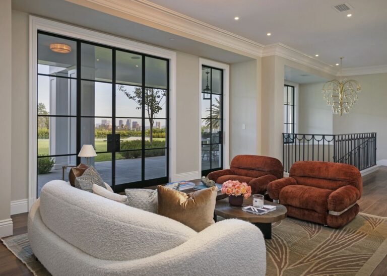 The Bellagio House - A Gracious Traditional Mansion in Bel Air with ...