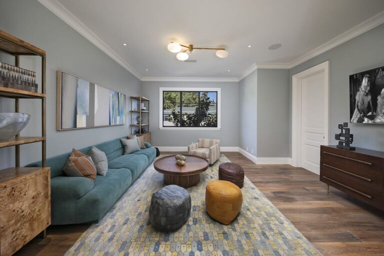 The Bellagio House - A Gracious Traditional Mansion in Bel Air with ...