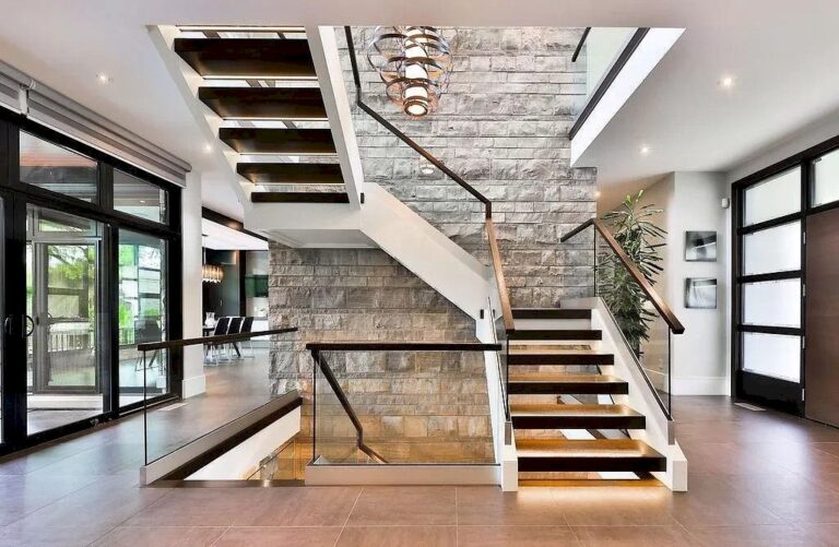 Modern Sophisticated Design Masterpiece in Ontario Lists for C$8,200,000