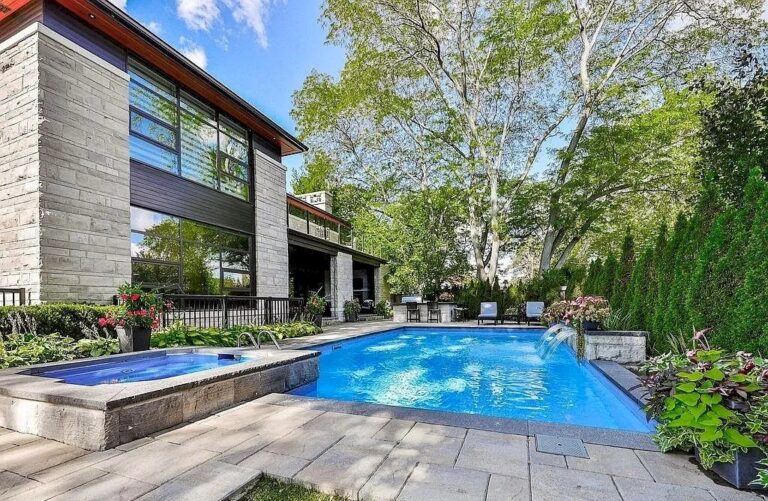 Modern Sophisticated Design Masterpiece in Ontario Lists for C$8,200,000