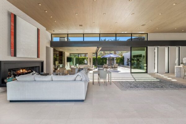 This Vintage Country Club Home is a True Trophy of Design