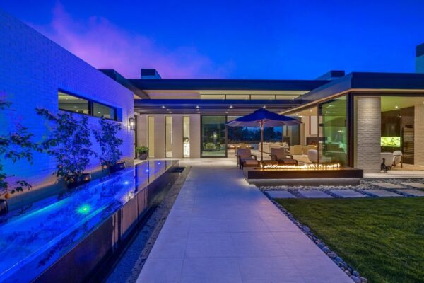 This Vintage Country Club Home is a True Trophy of Design